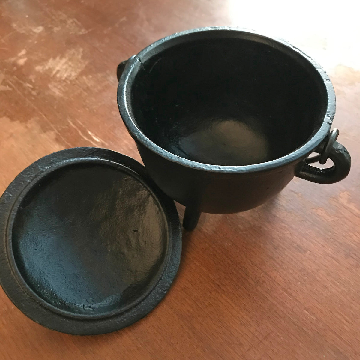 Large Cast Iron Cauldron with Lid – 6Witch3